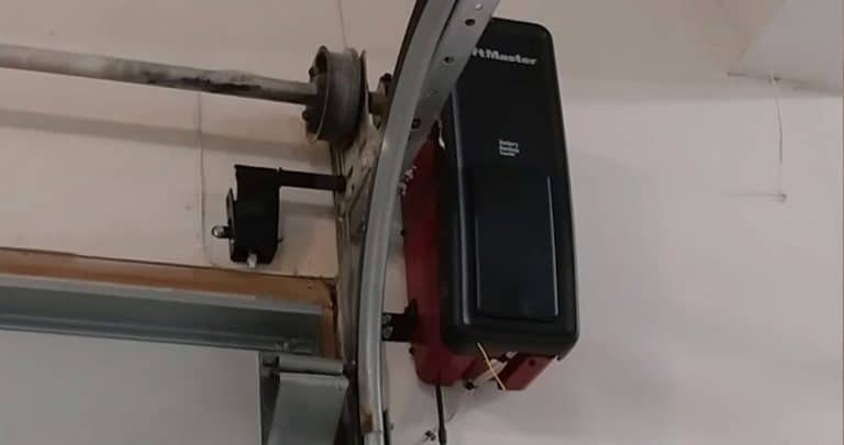 The Benefits of Having a Side-Mounted Garage Door Opener